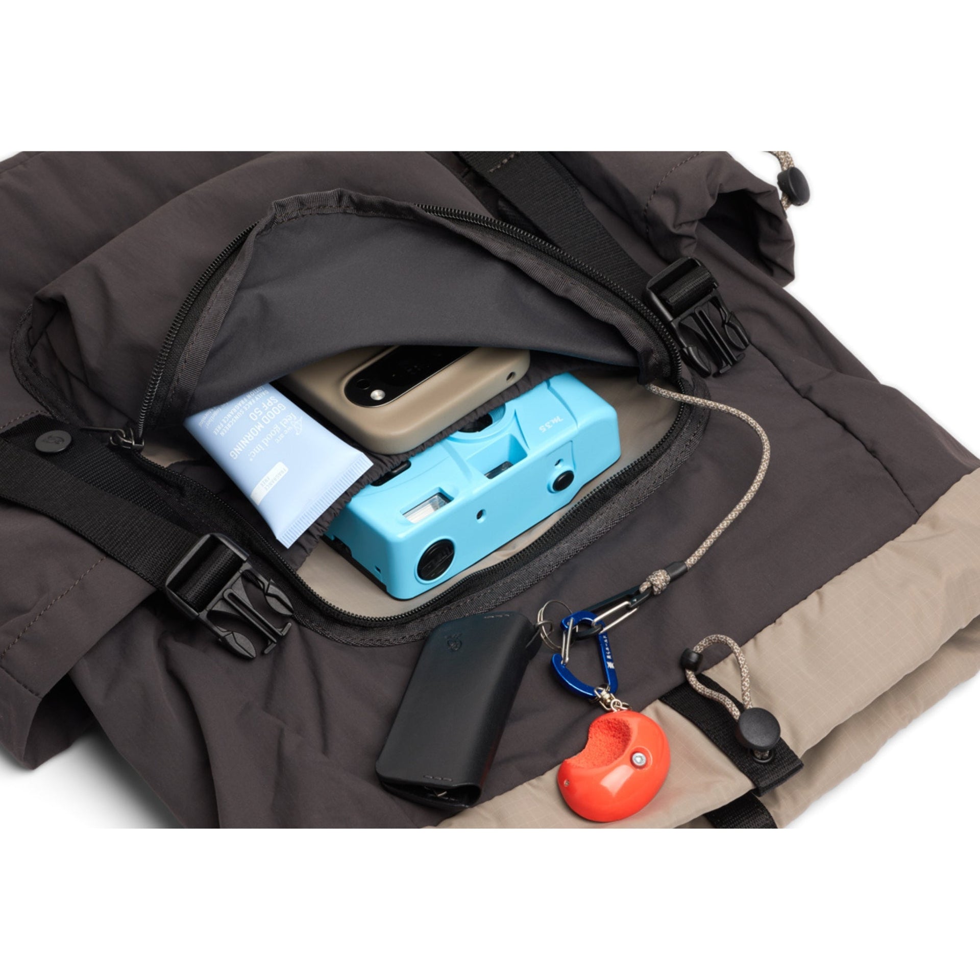 Bellroy Cinch Backpack in Charcoal – Getoutside Shoes