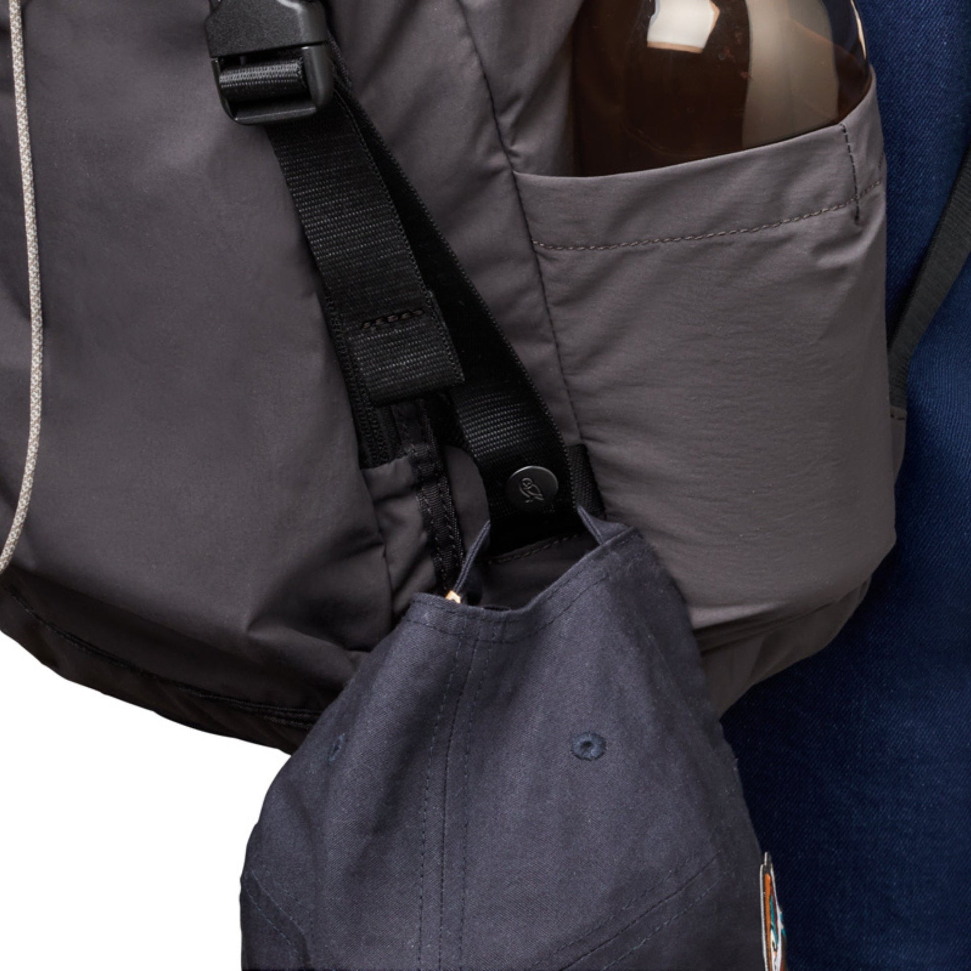 Bellroy Cinch Backpack in Charcoal – Getoutside Shoes